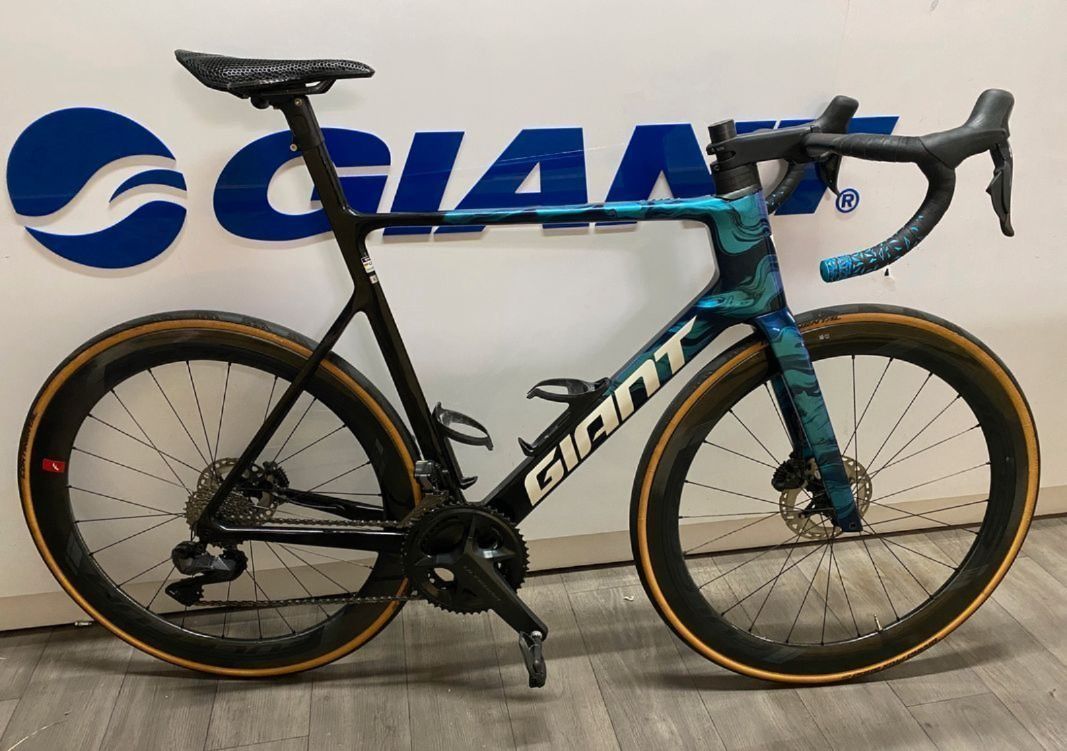 Vélo de route Giant TCR Advanced Pro Di2 11V | Campsider