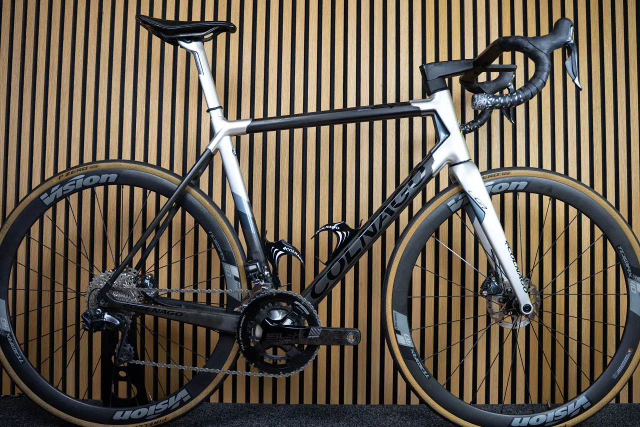 Vélo de route Colnago C64 Disc Kaizen Pro Bike | Campsider