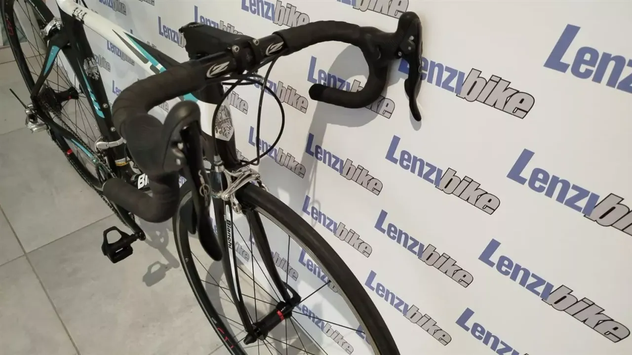 Vélo de route Bianchi 928 | Campsider