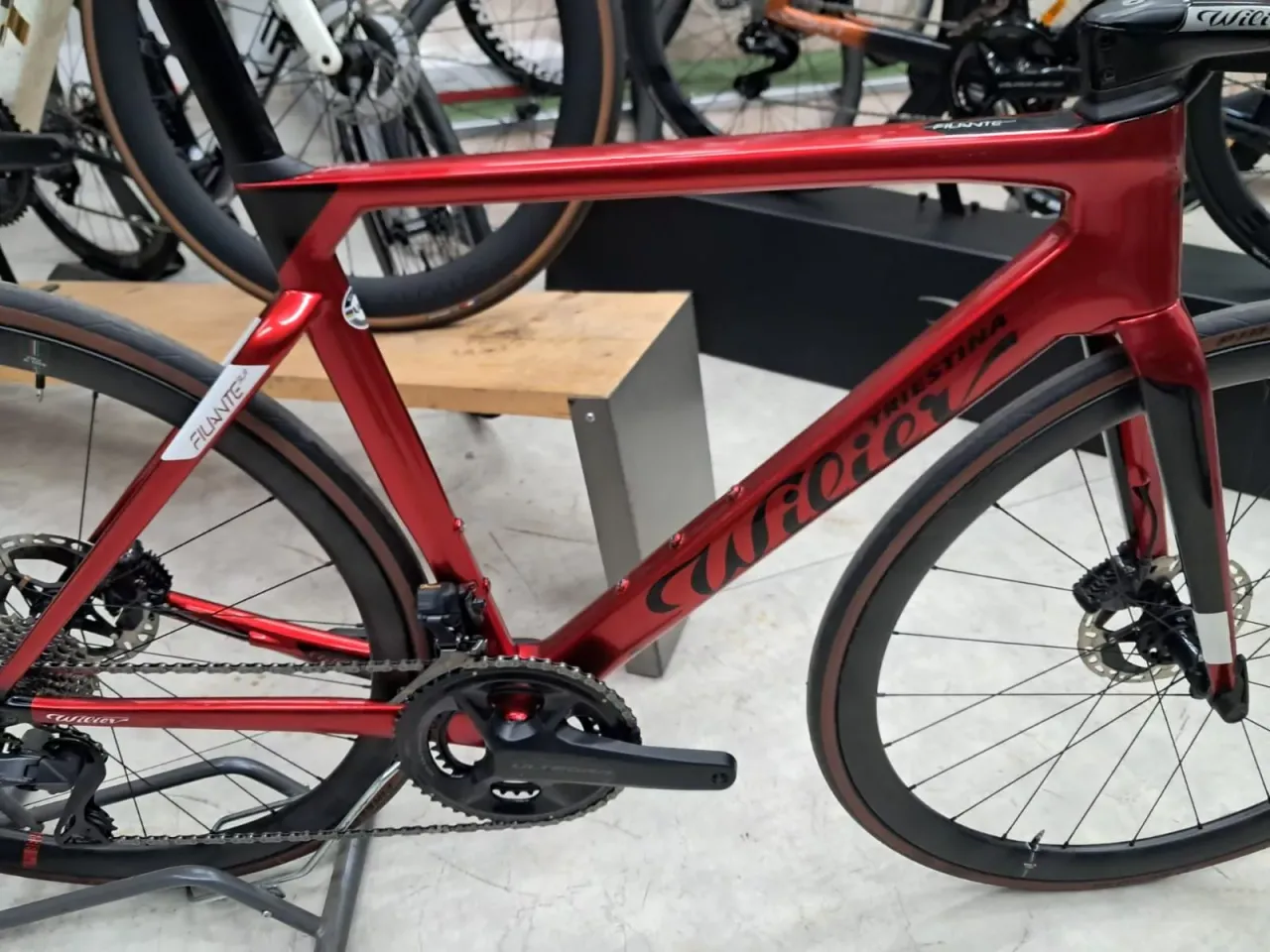 Vélo de route Wilier Filante Slr Id2 R8170 | Campsider