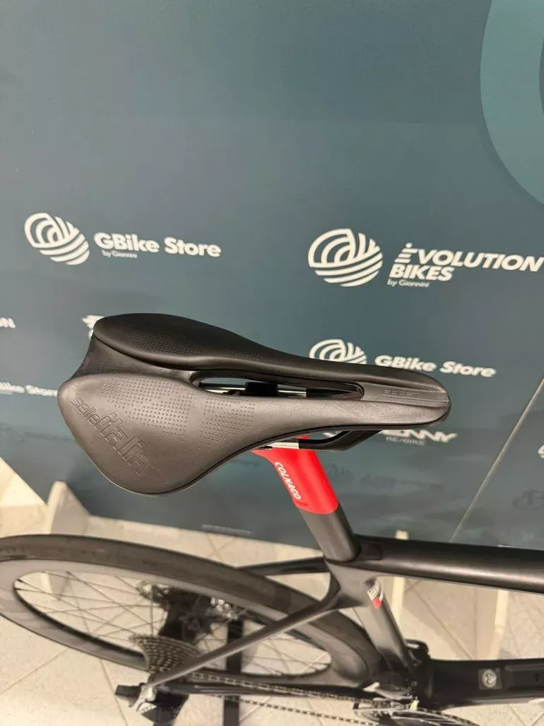 Vélo de route Colnago V4rs Uae Emirates Red Axs 12v | Campsider