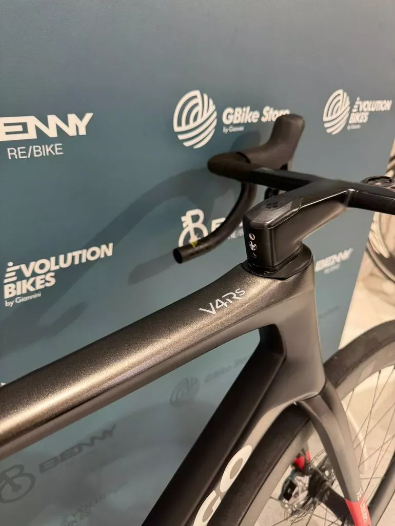 Vélo de route Colnago V4rs Uae Emirates Red Axs 12v | Campsider