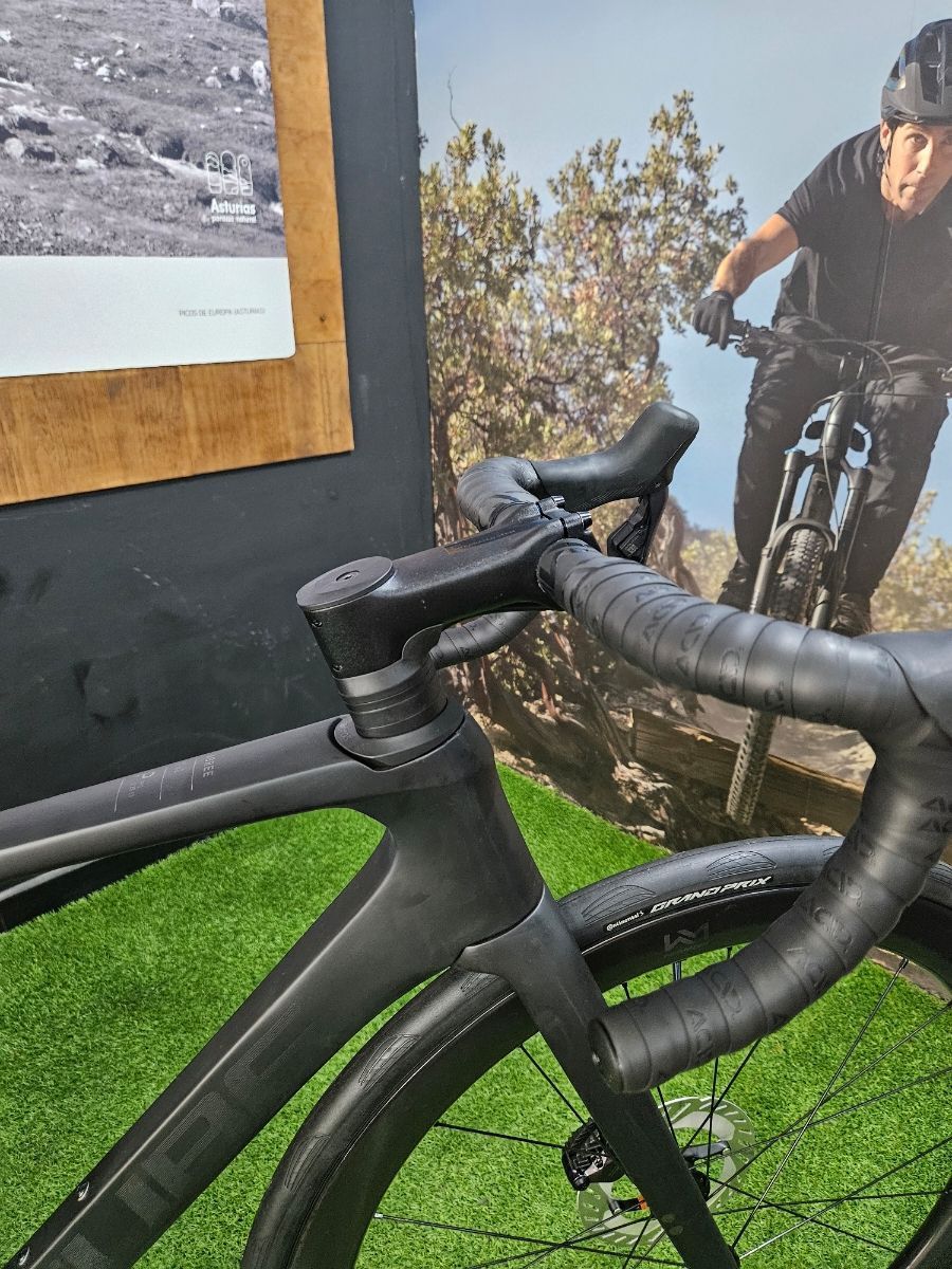 Vélos de route Cube Agree C:62 Pro | Campsider