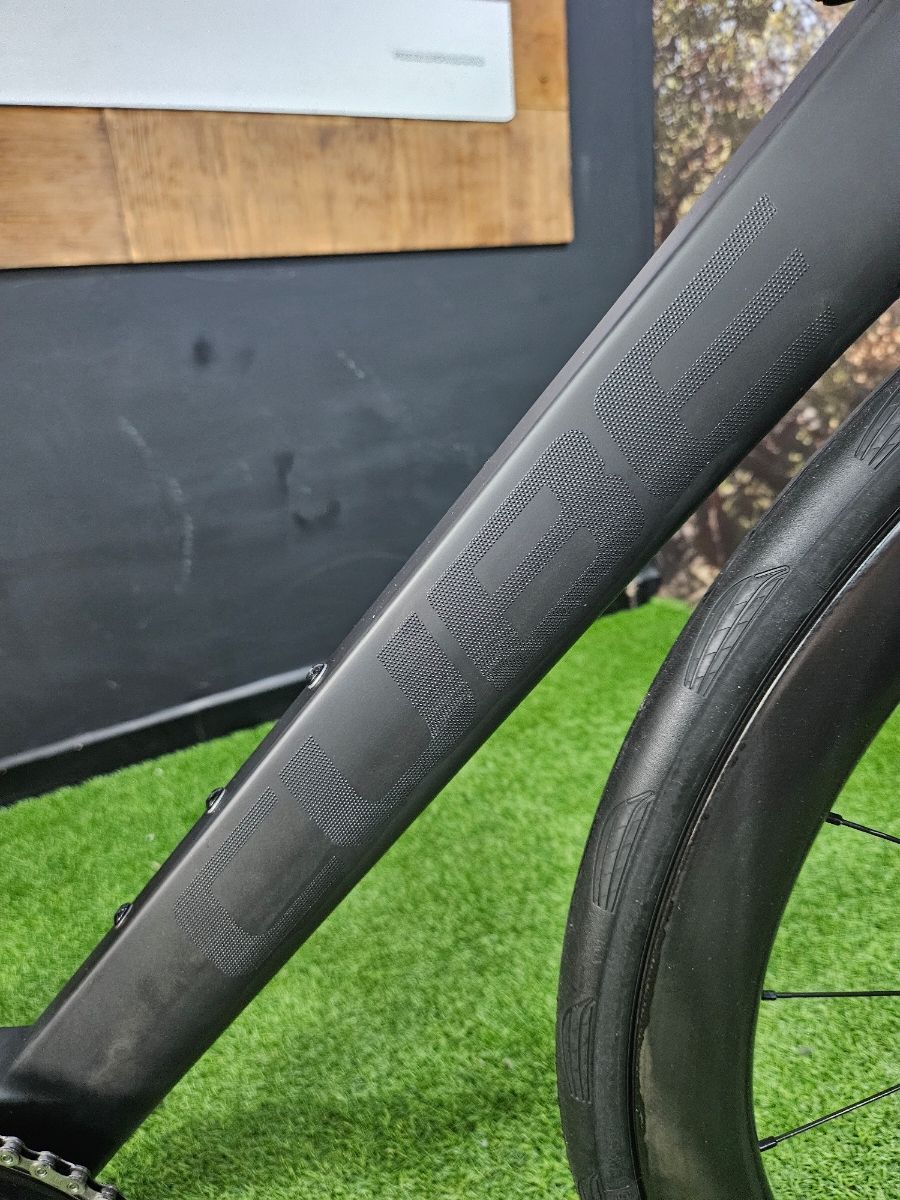 Vélos de route Cube Agree C:62 Pro | Campsider