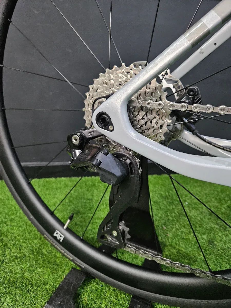 Vélos de route Cube Agree C:62 One | Campsider