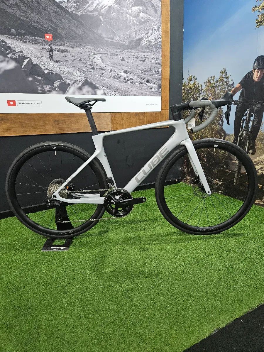 Vélos de route Cube Agree C:62 One | Campsider