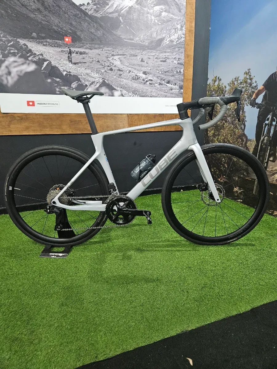 Vélos de route Cube Agree C:62 One | Campsider