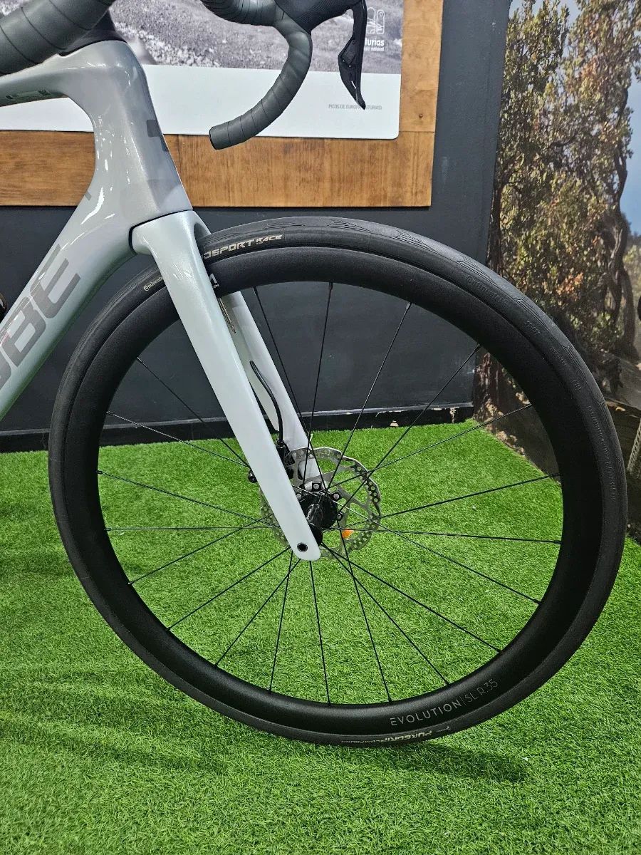 Vélos de route Cube Agree C:62 One | Campsider