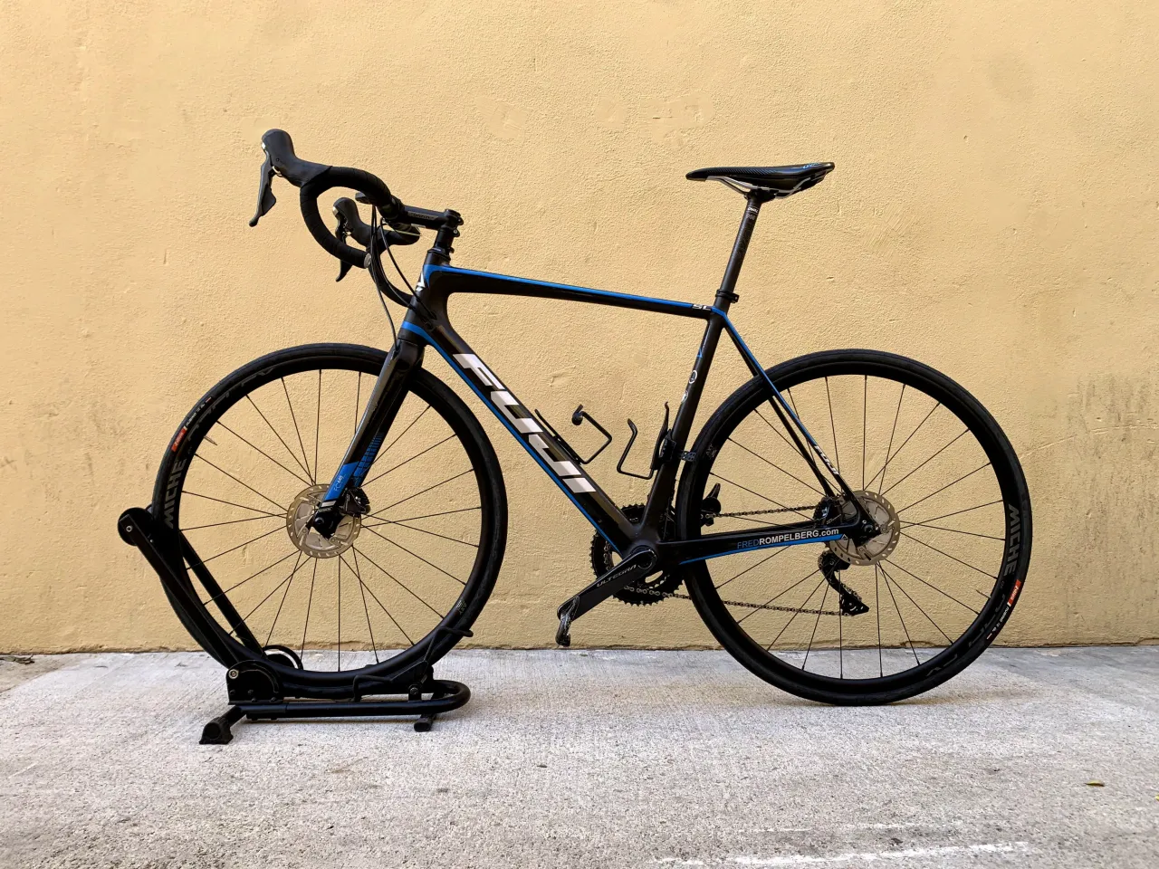 Vélo de route Fuji Sl 2.1 Full Carbon Shimano Ultegra 11sp Disc (2020 ...