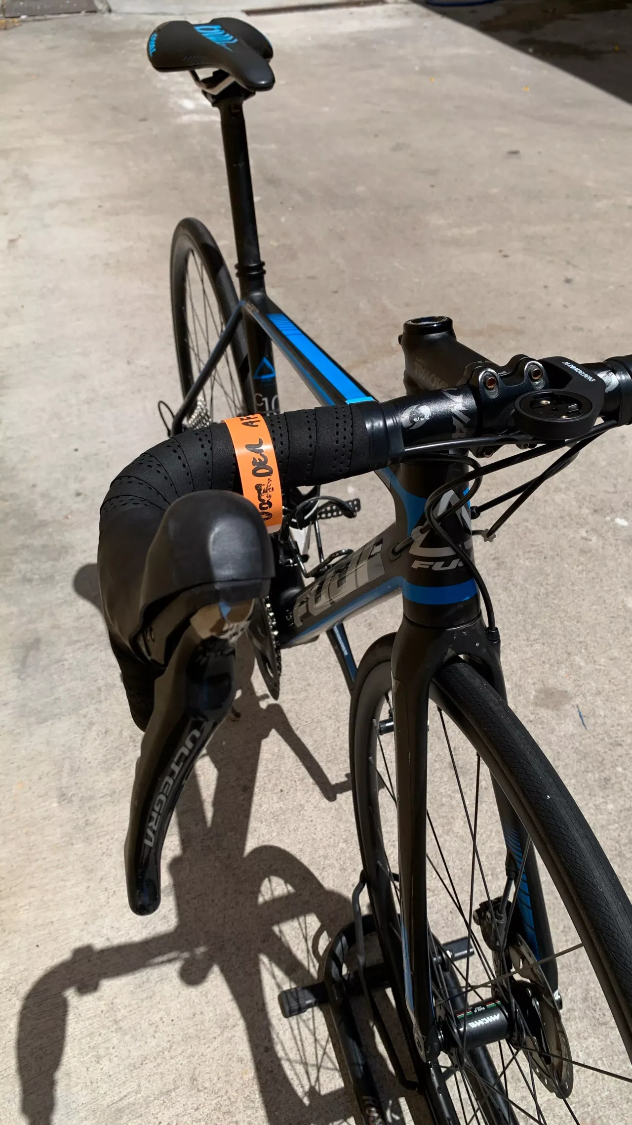 Vélo de route Fuji Sl 2.1 Full Carbon Shimano Ultegra 11sp Disc | Campsider