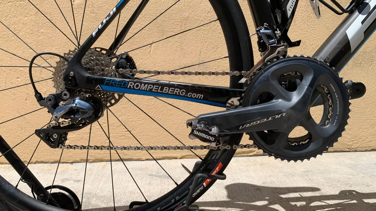 Vélo de route Fuji Sl 2.1 Full Carbon Shimano Ultegra 11sp Disc | Campsider