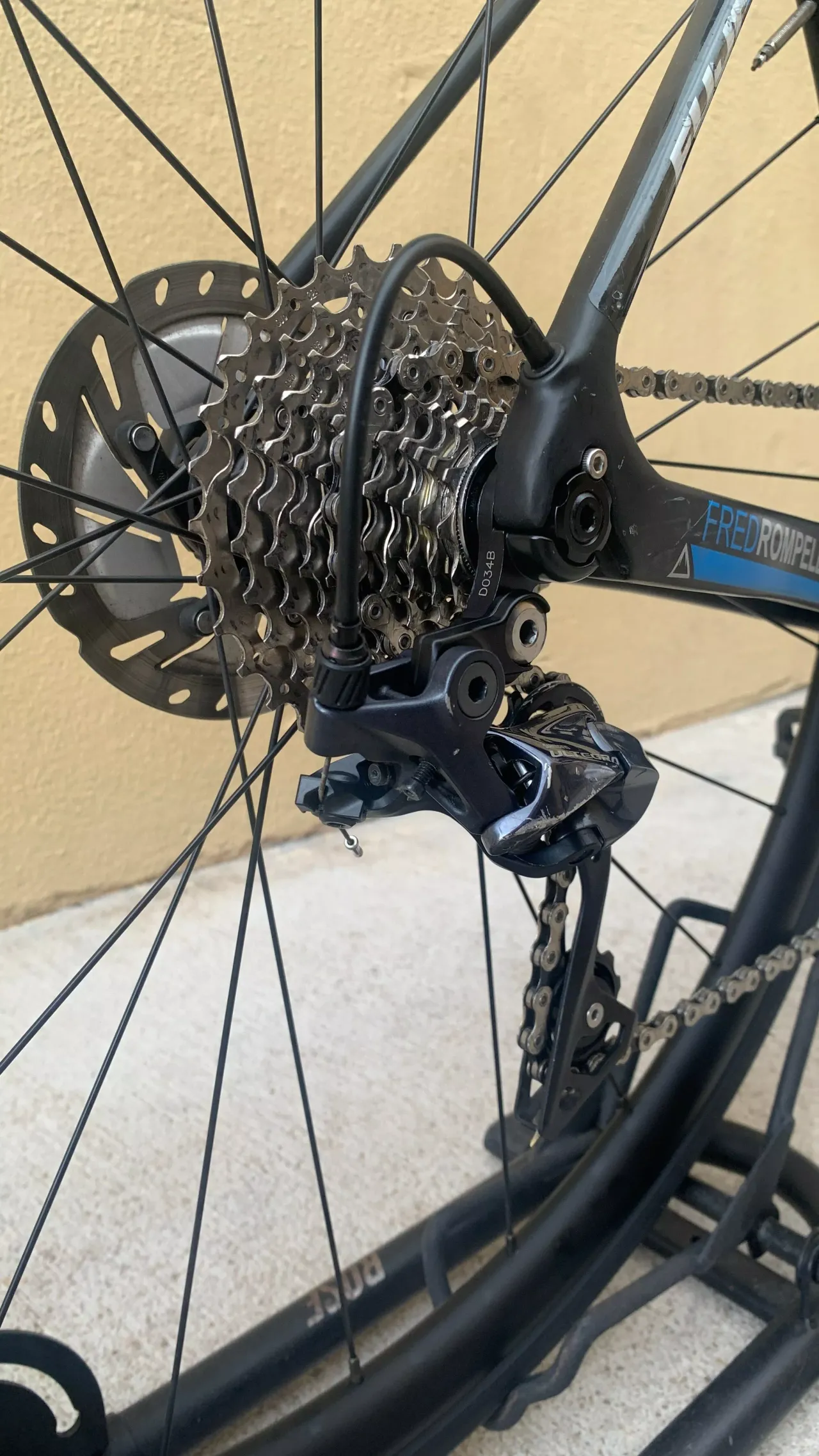 Vélo de route Fuji Sl 2.1 Full Carbon Shimano Ultegra 11sp Disc (2020 ...