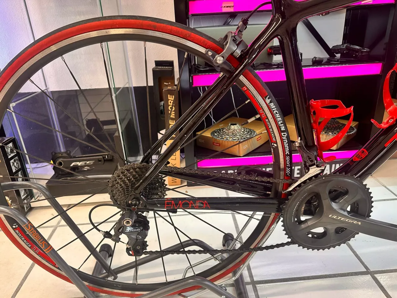 Vélos de route Trek Émonda S6 | Campsider