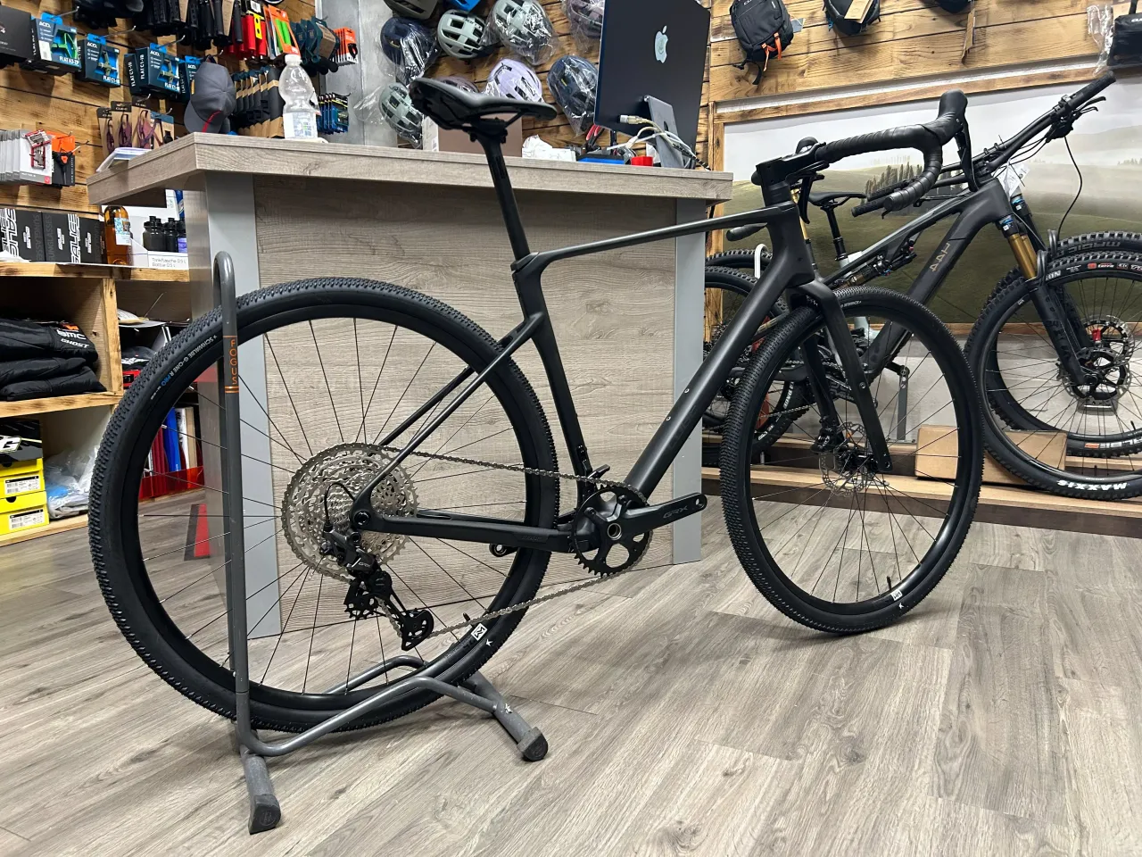 Vélos gravel & voyage Cube Nuroad C:62 One | Campsider
