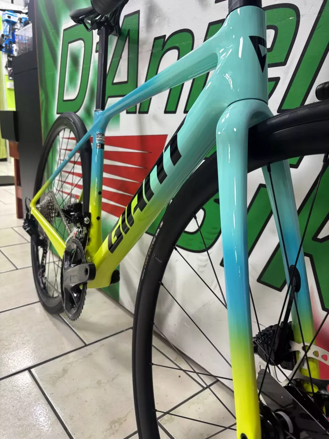 Vélo de route Giant Tcr Advanced 2 2025 | Campsider