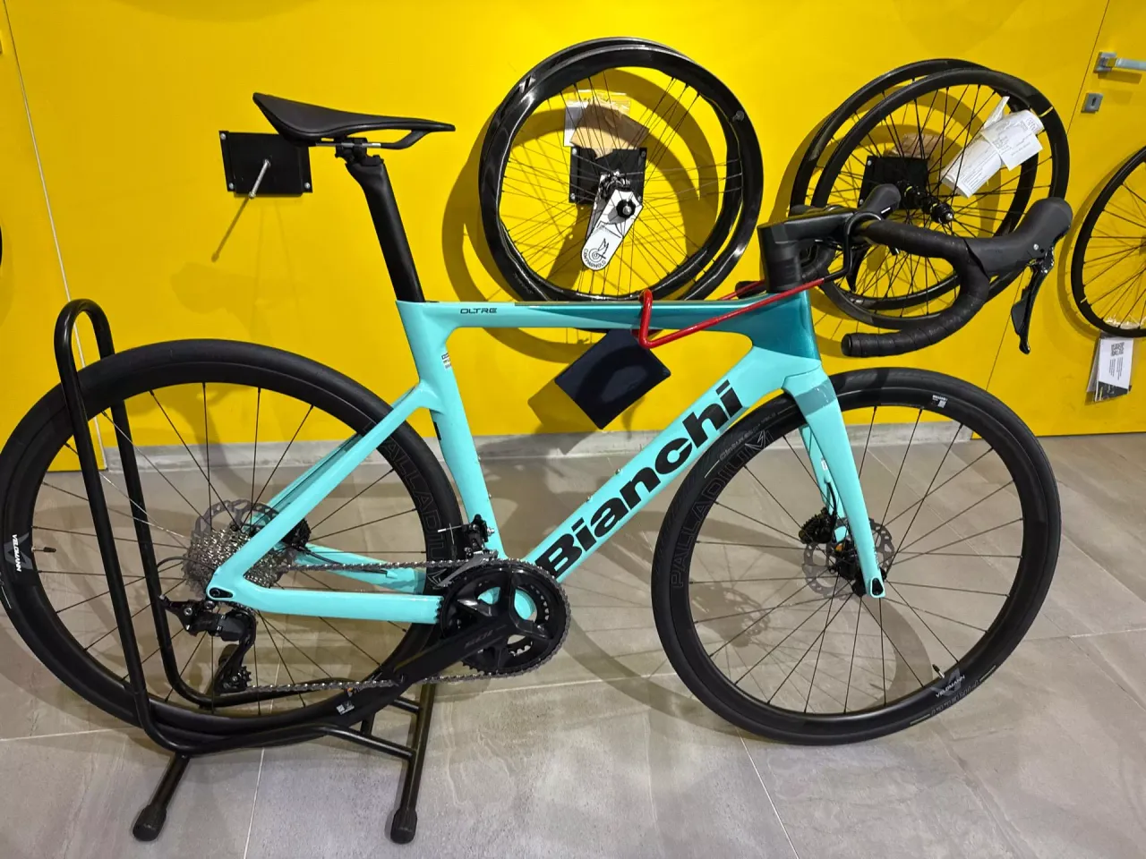 Vélo de route Bianchi Oltre Race 105 | Campsider
