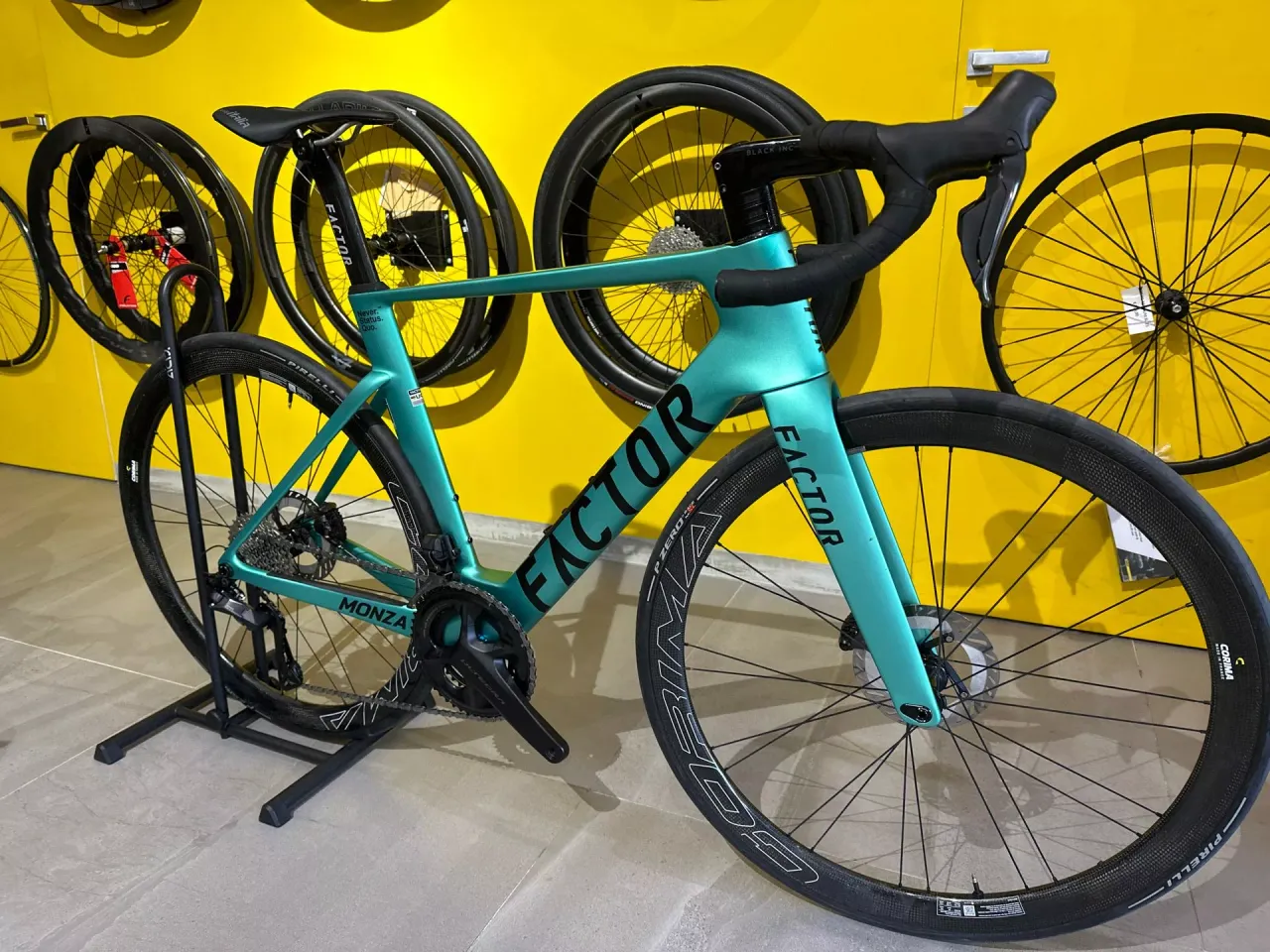 Vélo de route Factor Factor Monza | Campsider