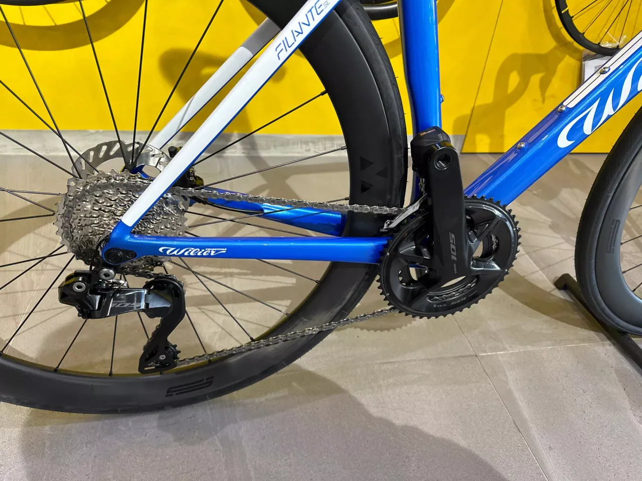 Vélo de route Wilier Filante Sl 105 R7170 2x12s | Campsider