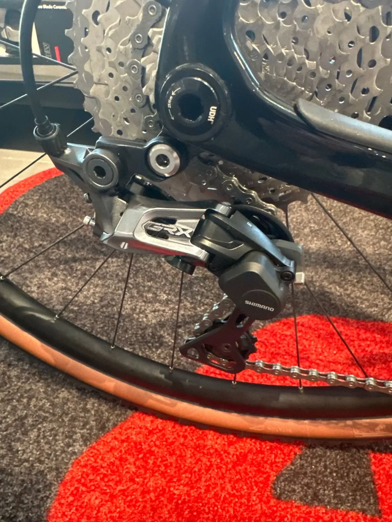 Vélos gravel & voyage électriques Cube Nuroad Hybrid C:62 | Campsider