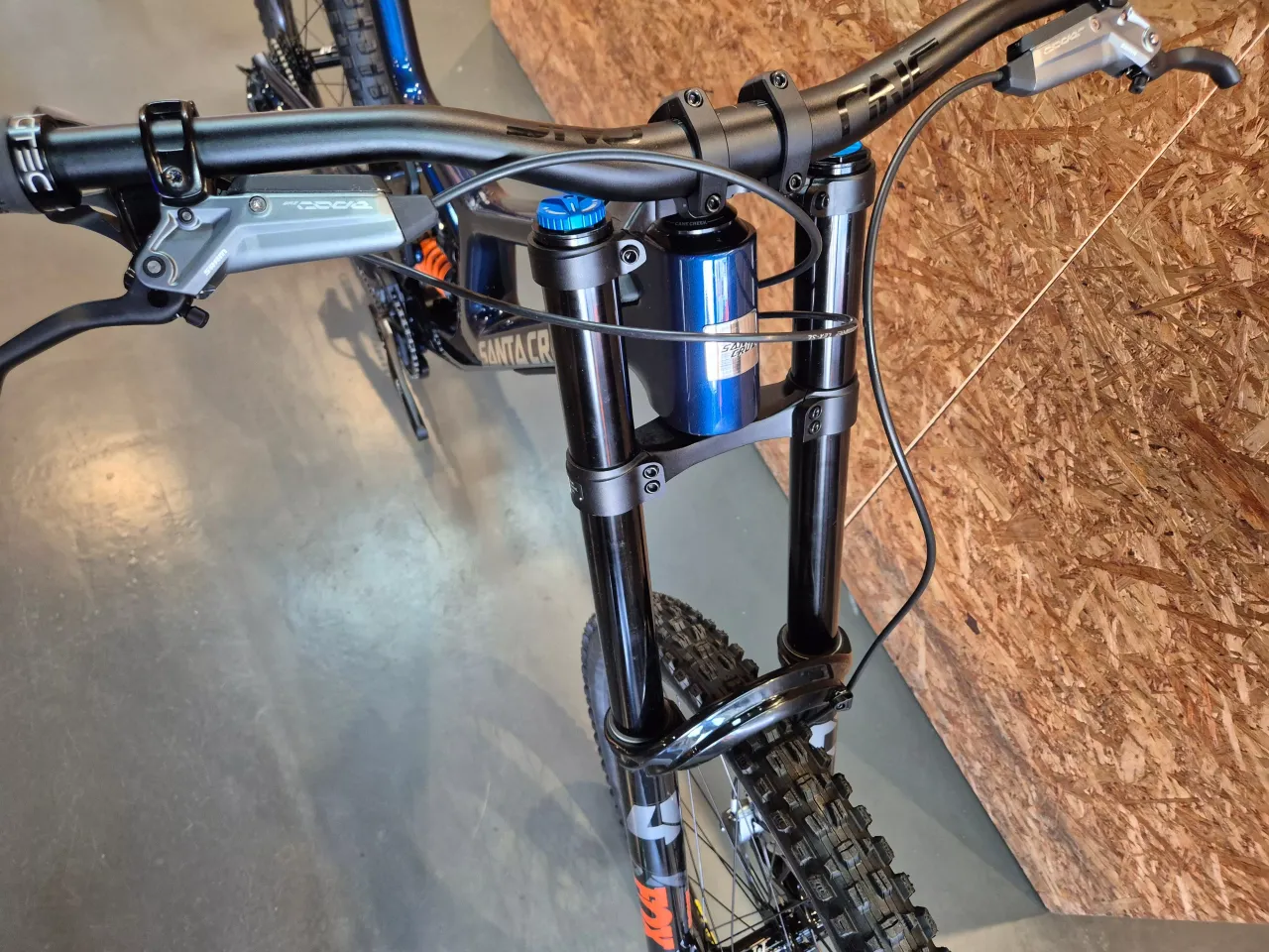Vélos VTT Santa Cruz V10 Dh S Carbon Cc | Campsider