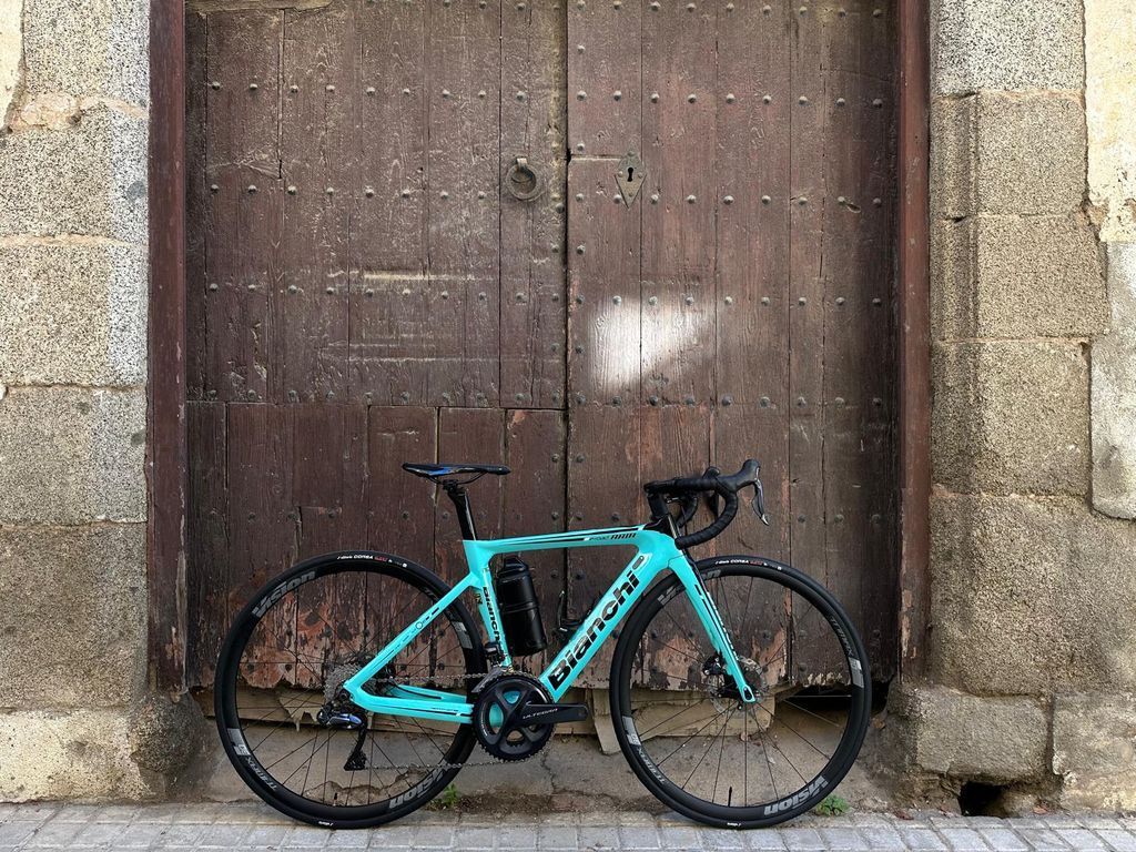 Vélos de route électriques Bianchi Aria Disc E-road | Campsider