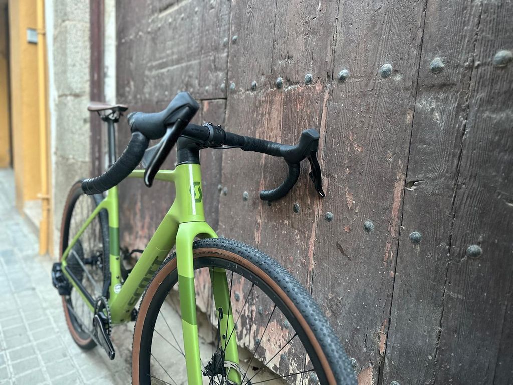 Vélo gravel Scott Addict Gravel 30 | Campsider