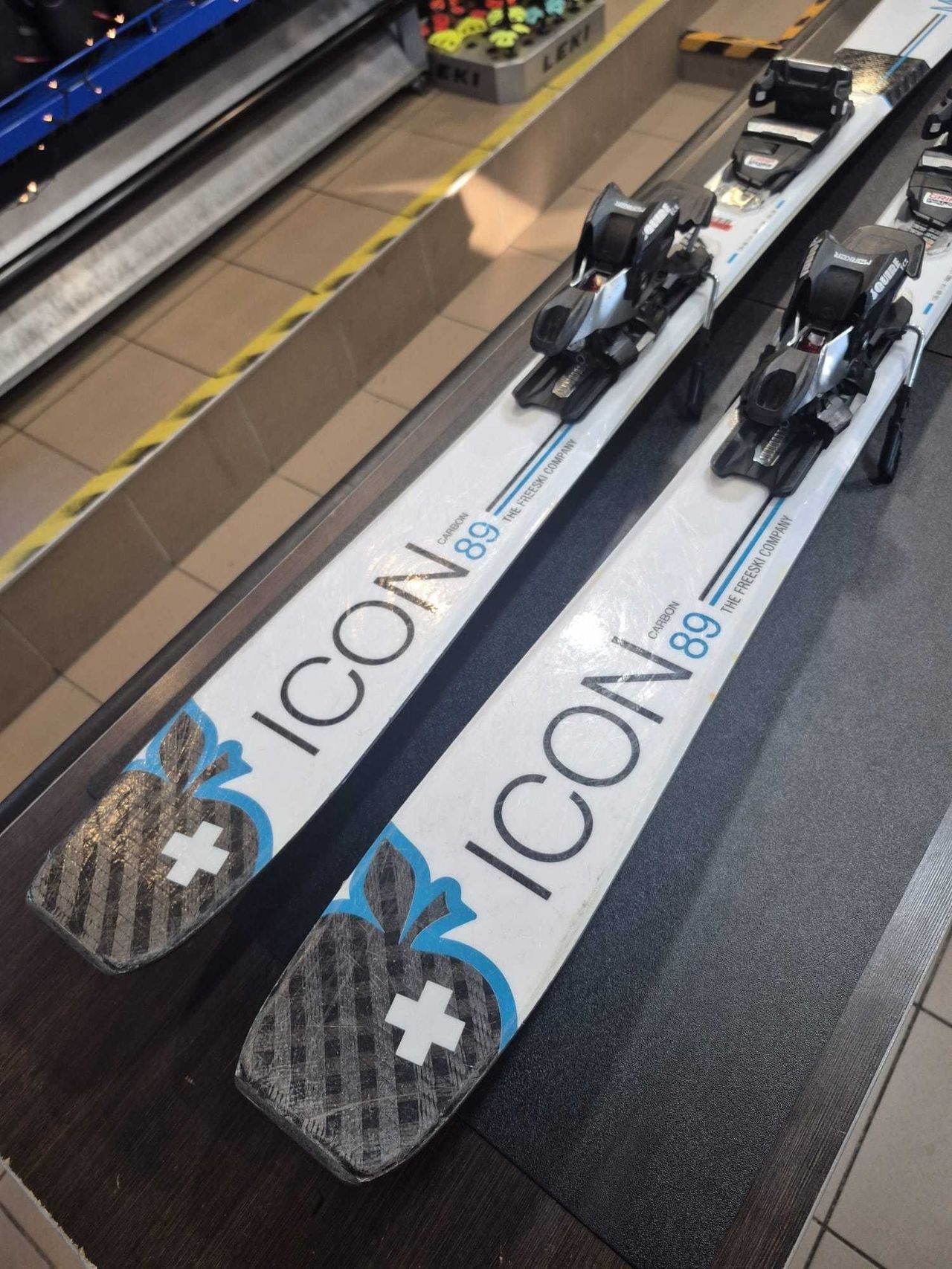 Skis alpins Movement Icon 89 | Campsider