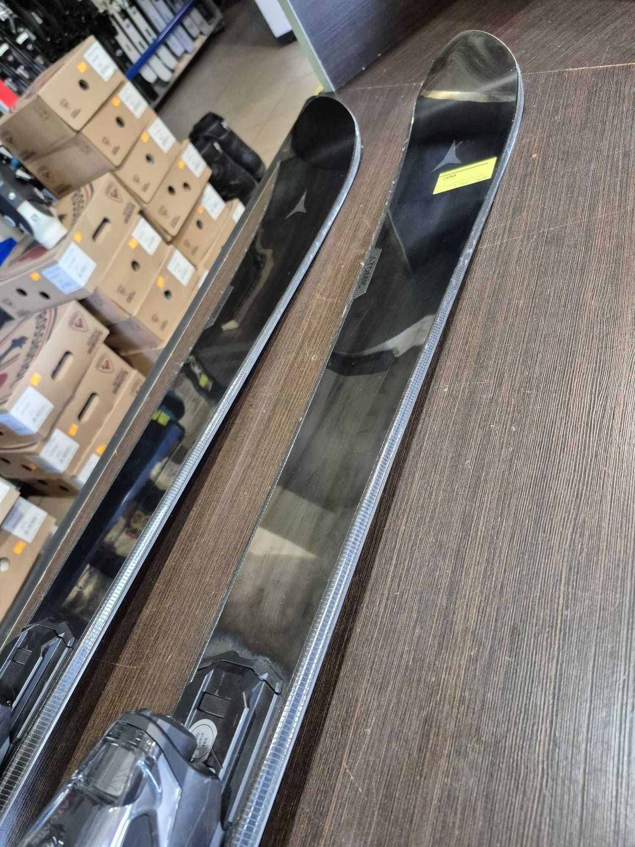 Skis alpins Volant 7000 + Mi 12 Gw Black | Campsider