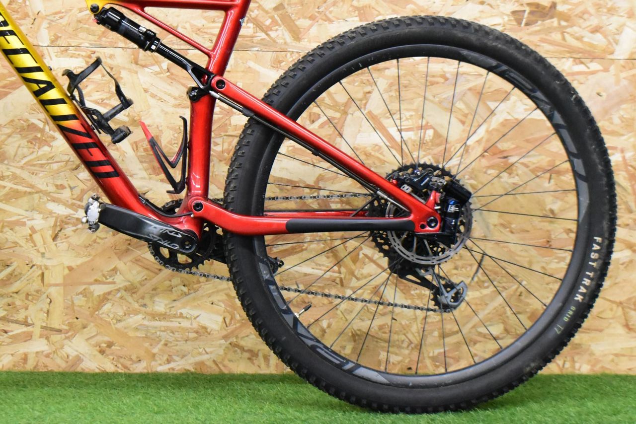 VTT Specialized Epic Expert Brain | Campsider