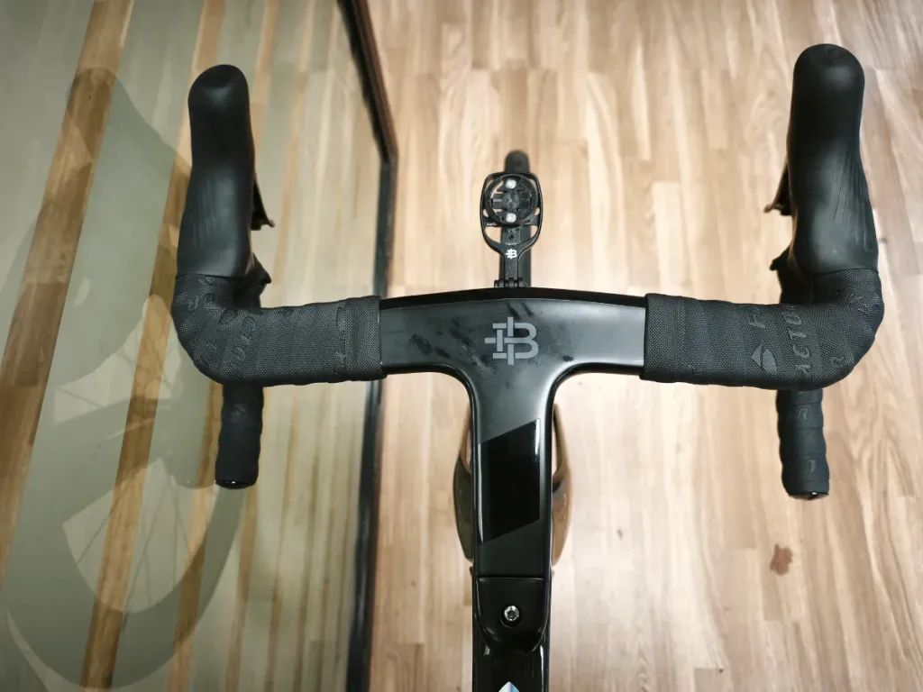 Vélo de route Factor Ostro Vam 10 | Campsider