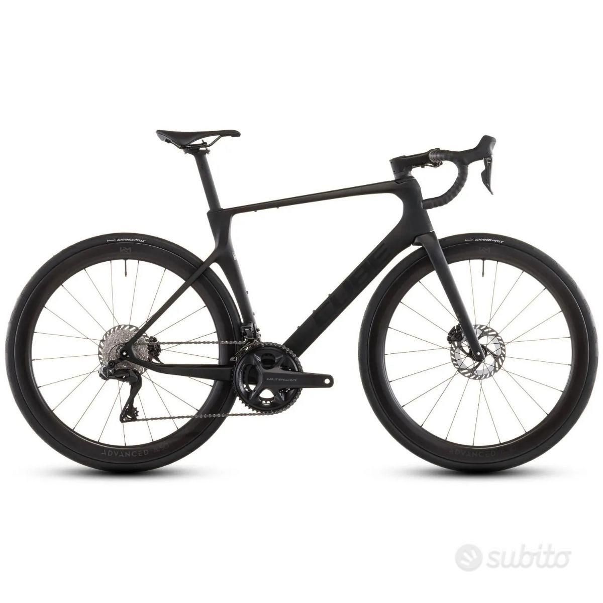 Vélo de route Cube Agree C62 Pro | Campsider
