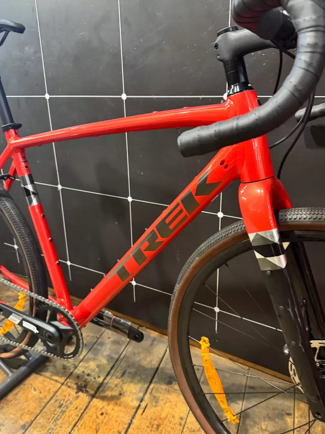 Vélos gravel & voyage Trek Checkpoint Alr 5 | Campsider