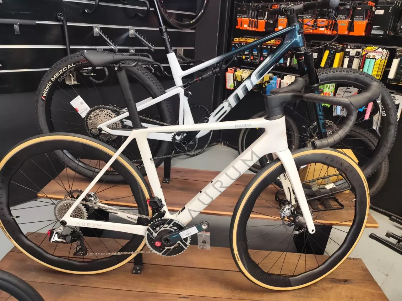 Vélo de route Aurum Magma V2 | Campsider