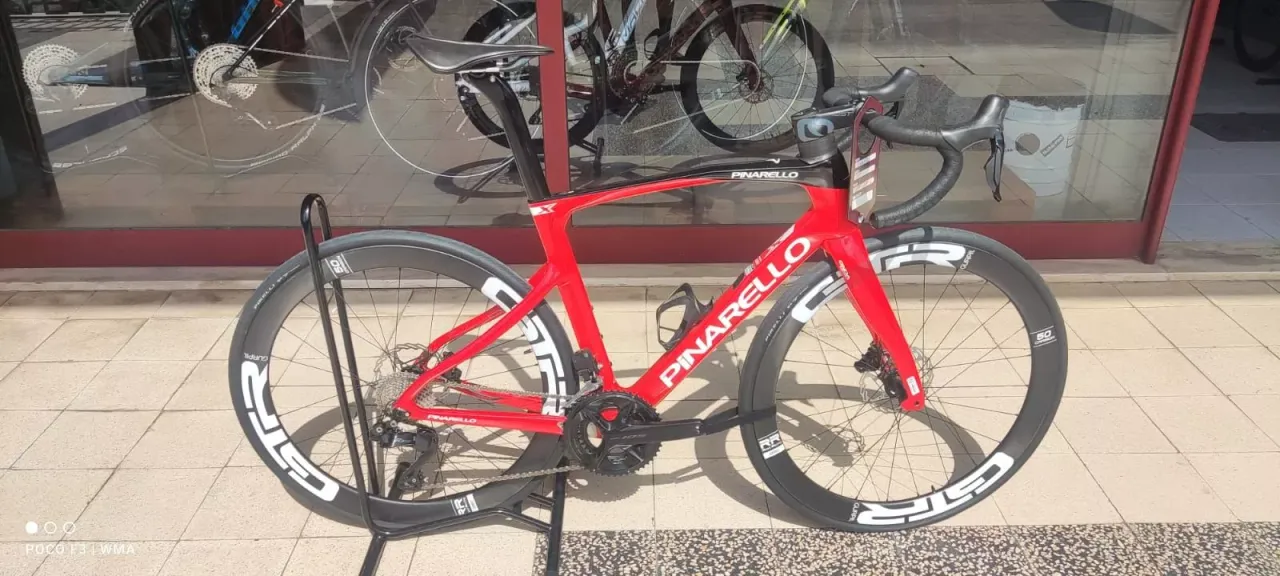 Vélo de route Pinarello X3 105 Di2 2024 | Campsider