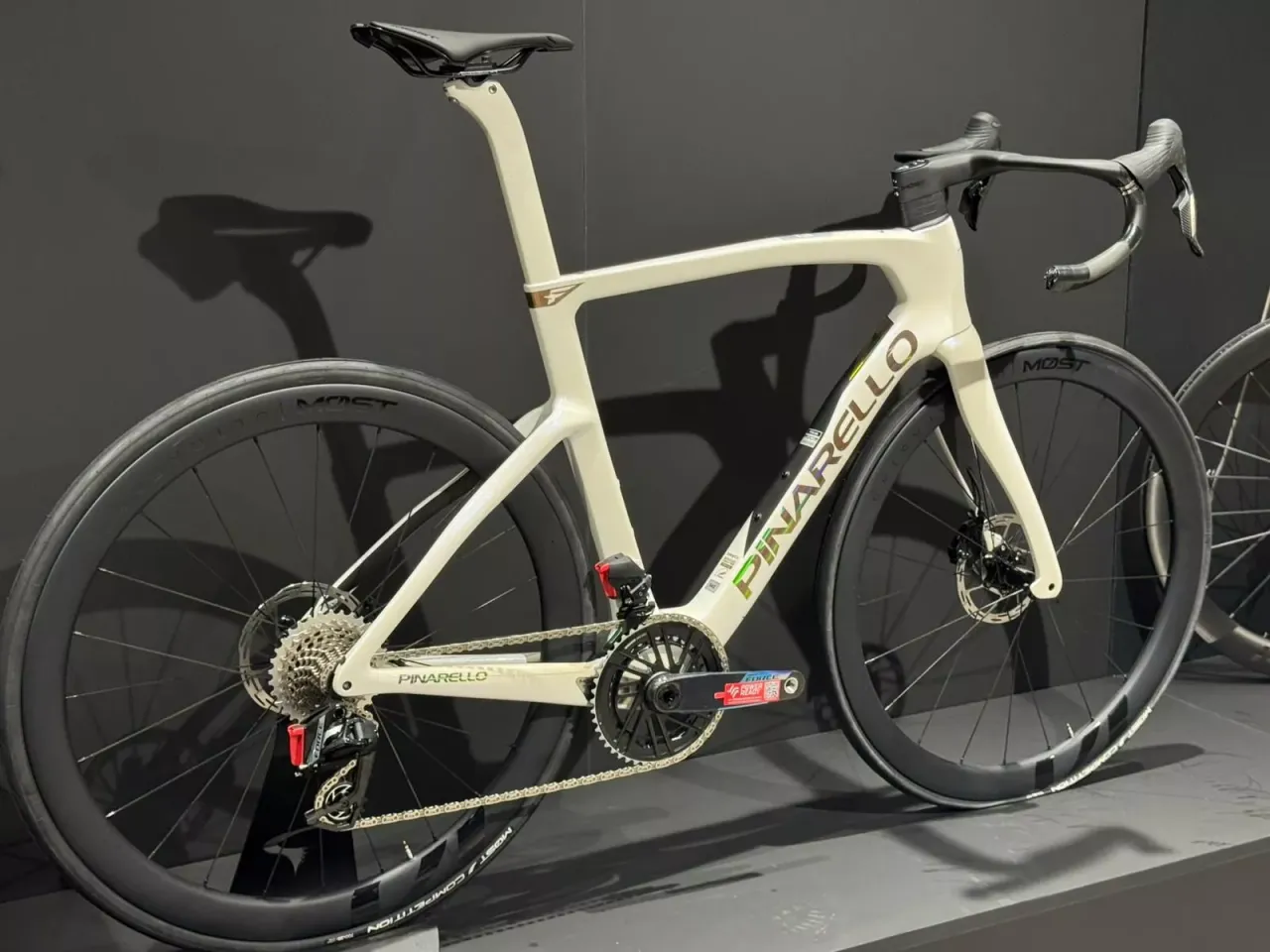 Vélo de route Pinarello F7 Sram Force Axs 2025 | Campsider