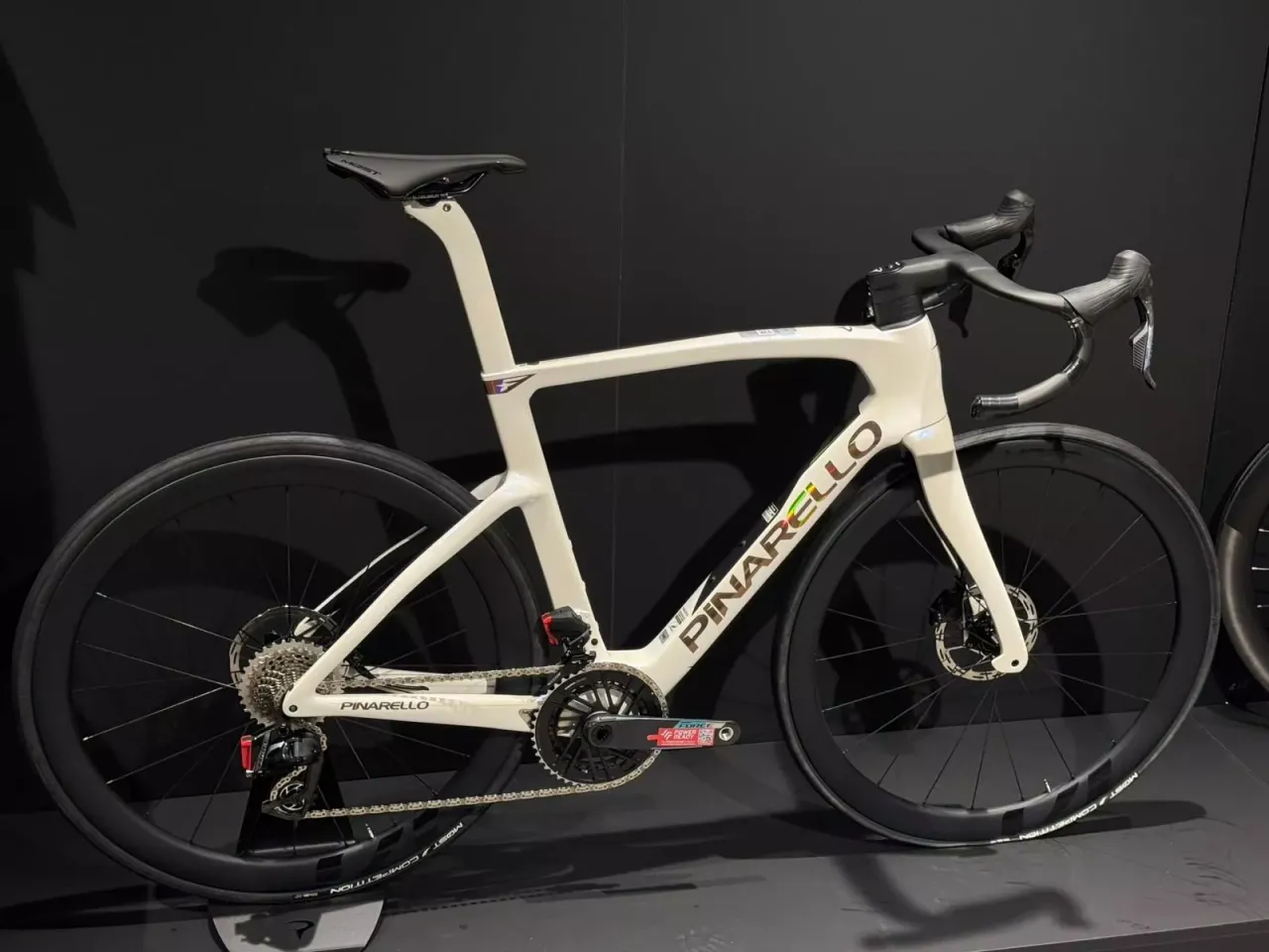 Vélo de route Pinarello F7 Sram Force Axs 2025 | Campsider