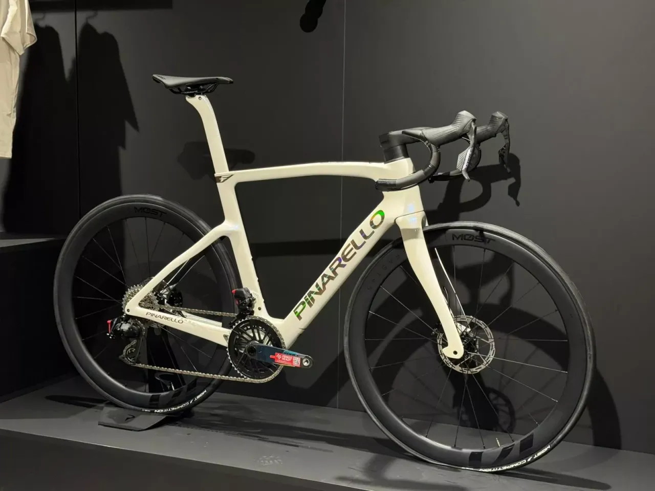 Vélo de route Pinarello F7 Sram Force Axs 2025 | Campsider