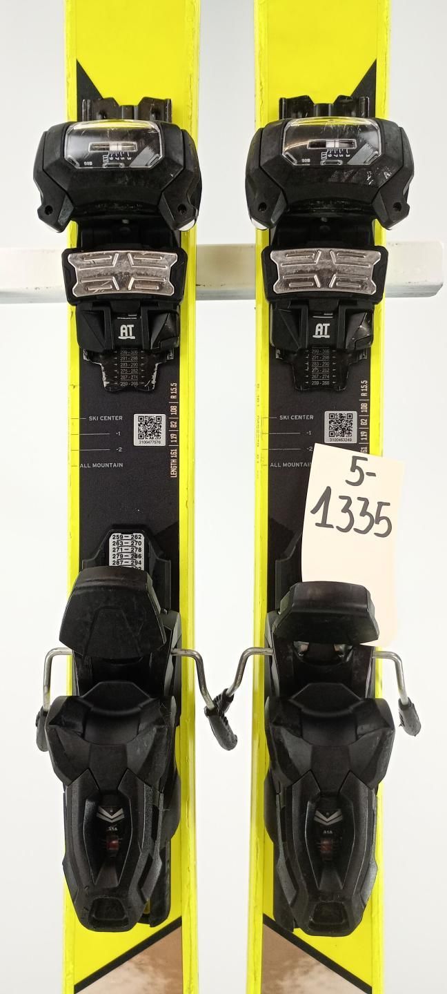 Skis Head Frame Wall 2020 | Campsider