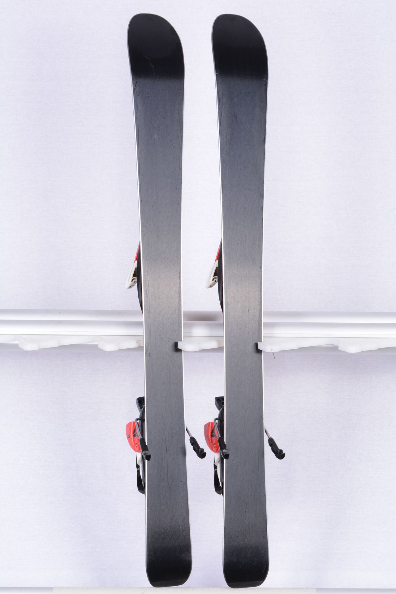 Skis alpins Atomic Redster Jr. Whitered + Xte 045 | Campsider