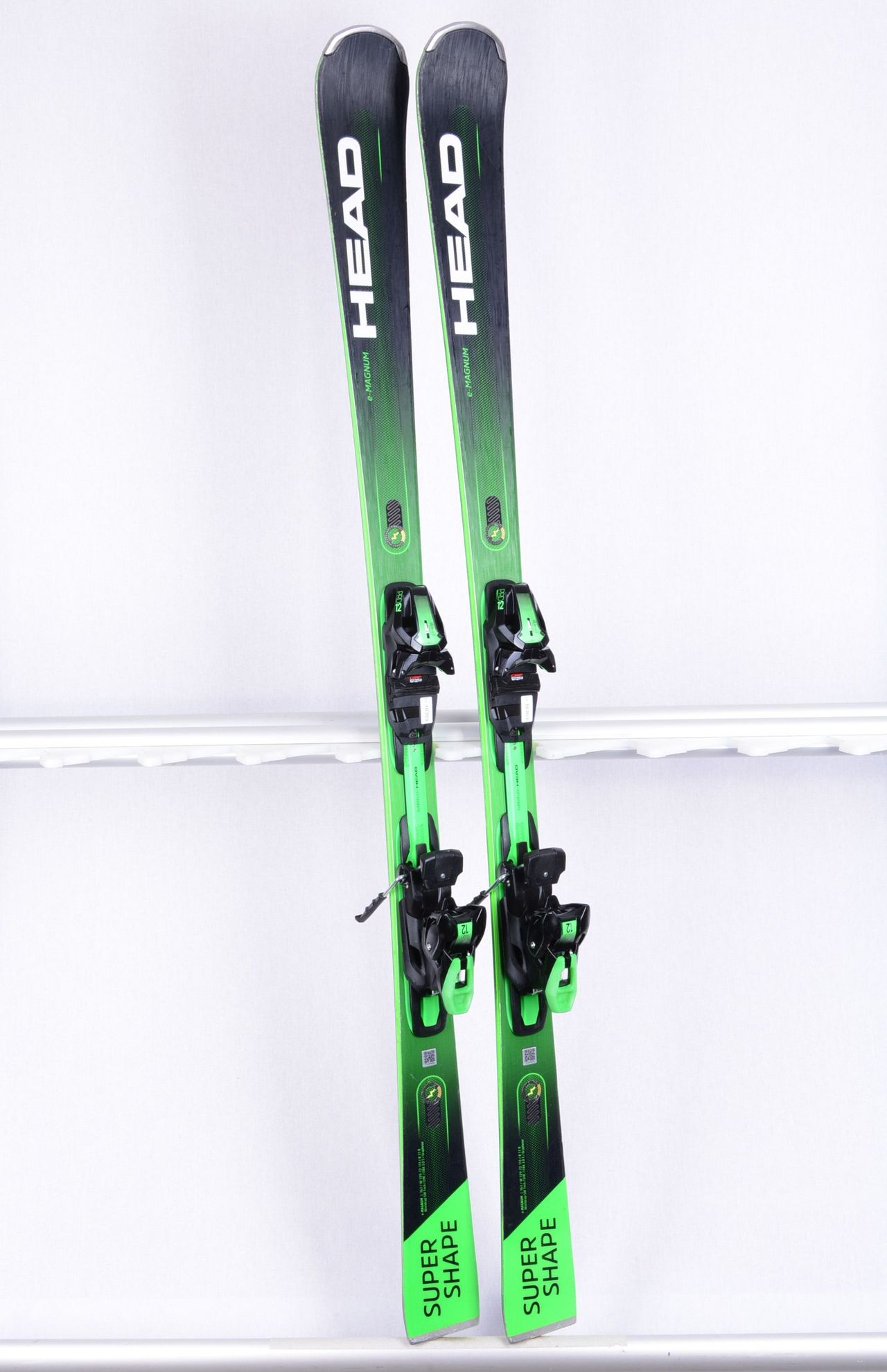 Skis alpins Head Supershape E-magnum 2023 | Campsider