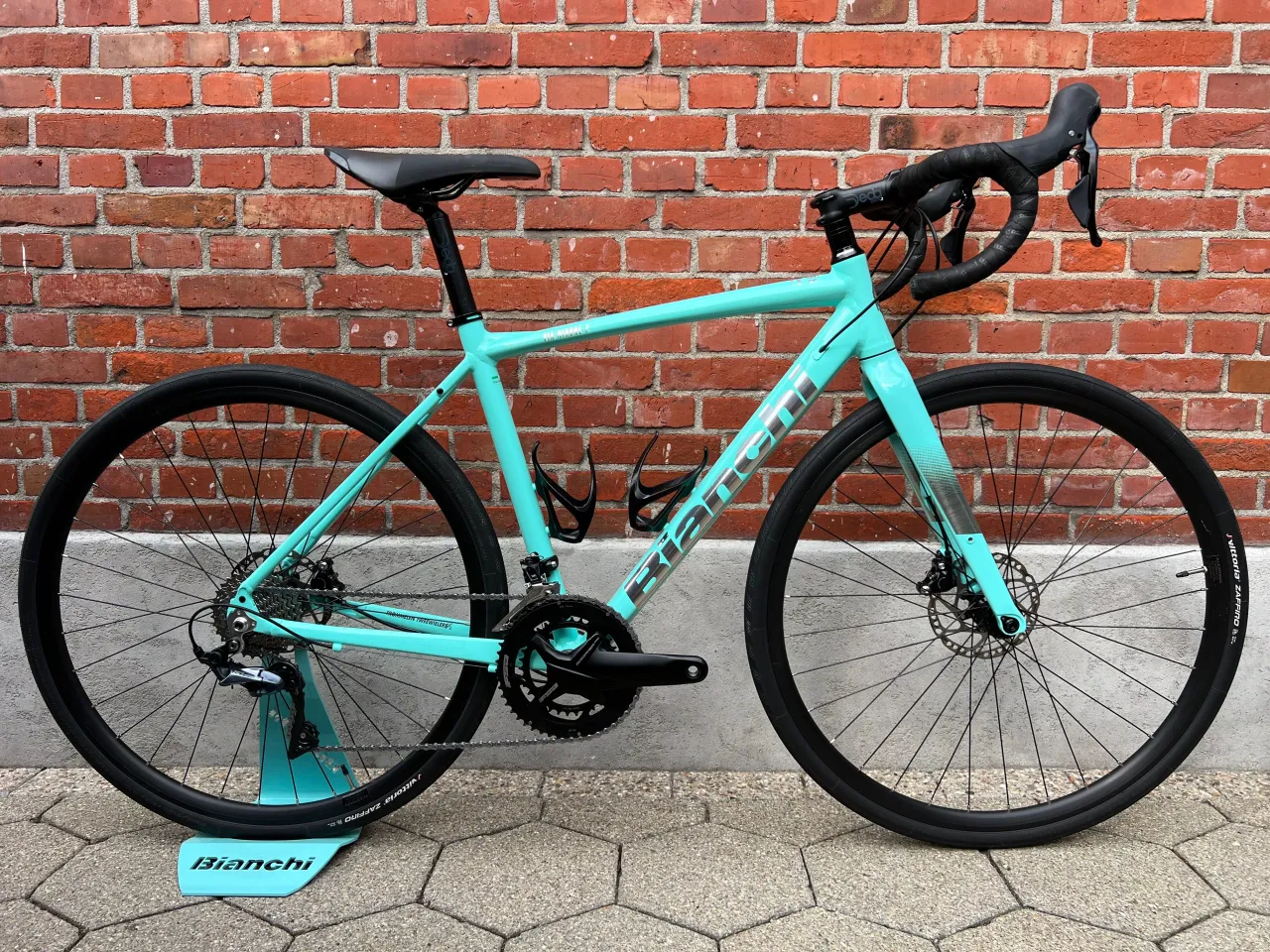 Vélo de route Bianchi Via Nirone 7 Disc Milano 1885 | Campsider