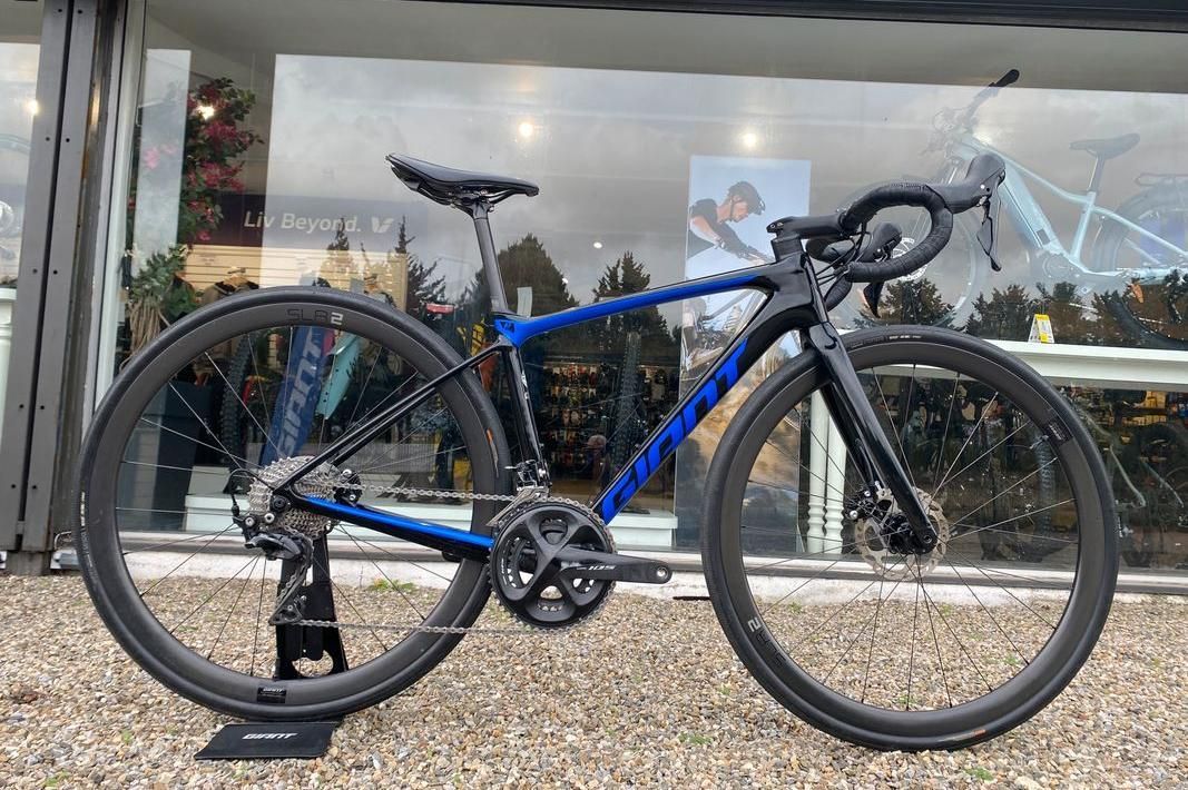 Vélo de route Giant Defy Advanced Pro 3 | Campsider