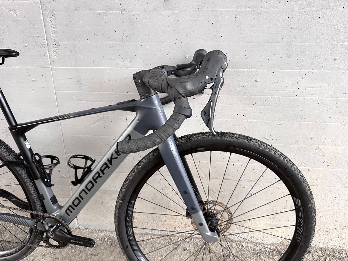 Vélo gravel Mondraker Dusty 2025 | Campsider
