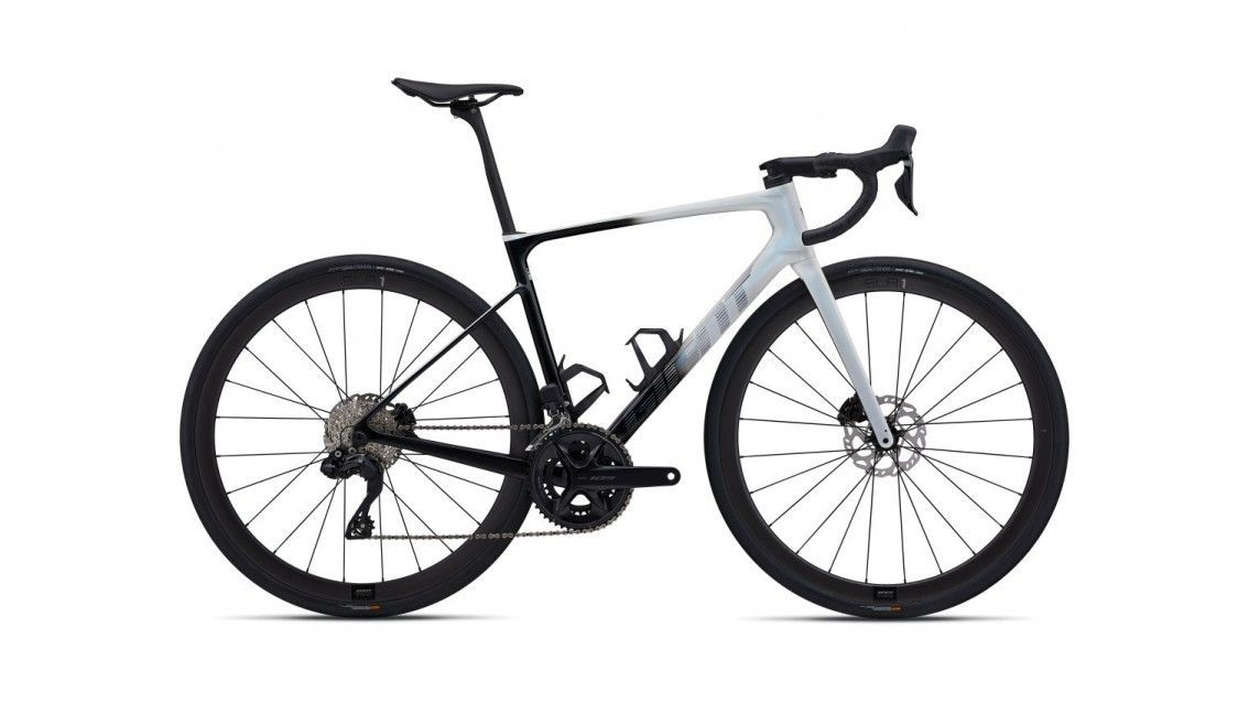 Vélos de route Giant Defy Advanced Pro 1 | Campsider