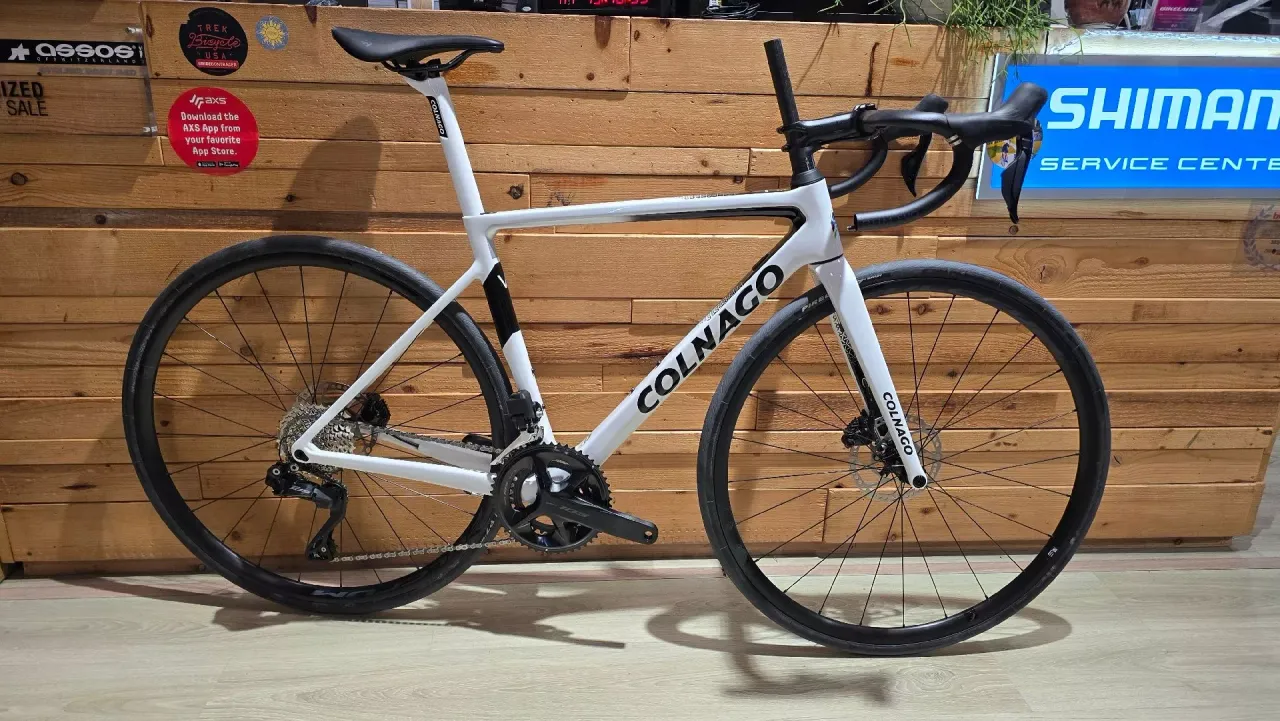 Vélos de route Colnago V3 Disc 105 Bike | Campsider