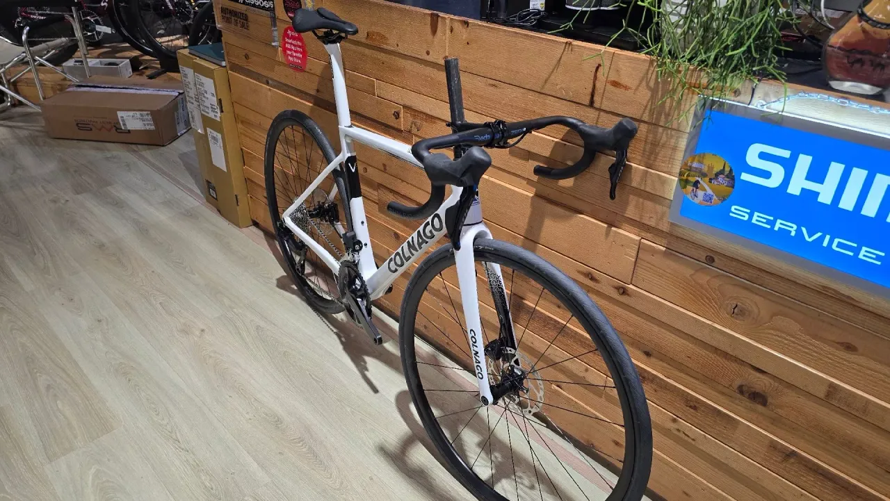 Vélos de route Colnago V3 Disc 105 Bike | Campsider