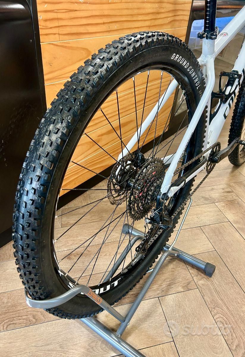 VTT Specialized Rockhopper Comp | Campsider