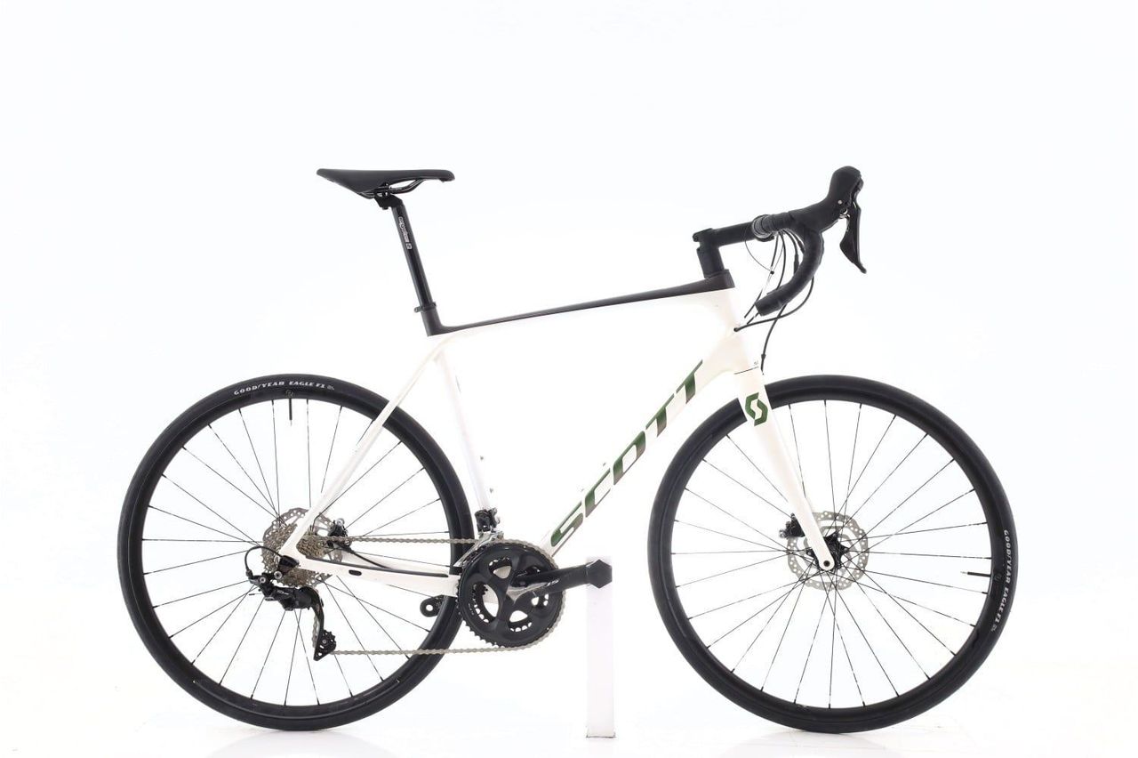 Vélos de route Scott Addict 20 Disc | Campsider