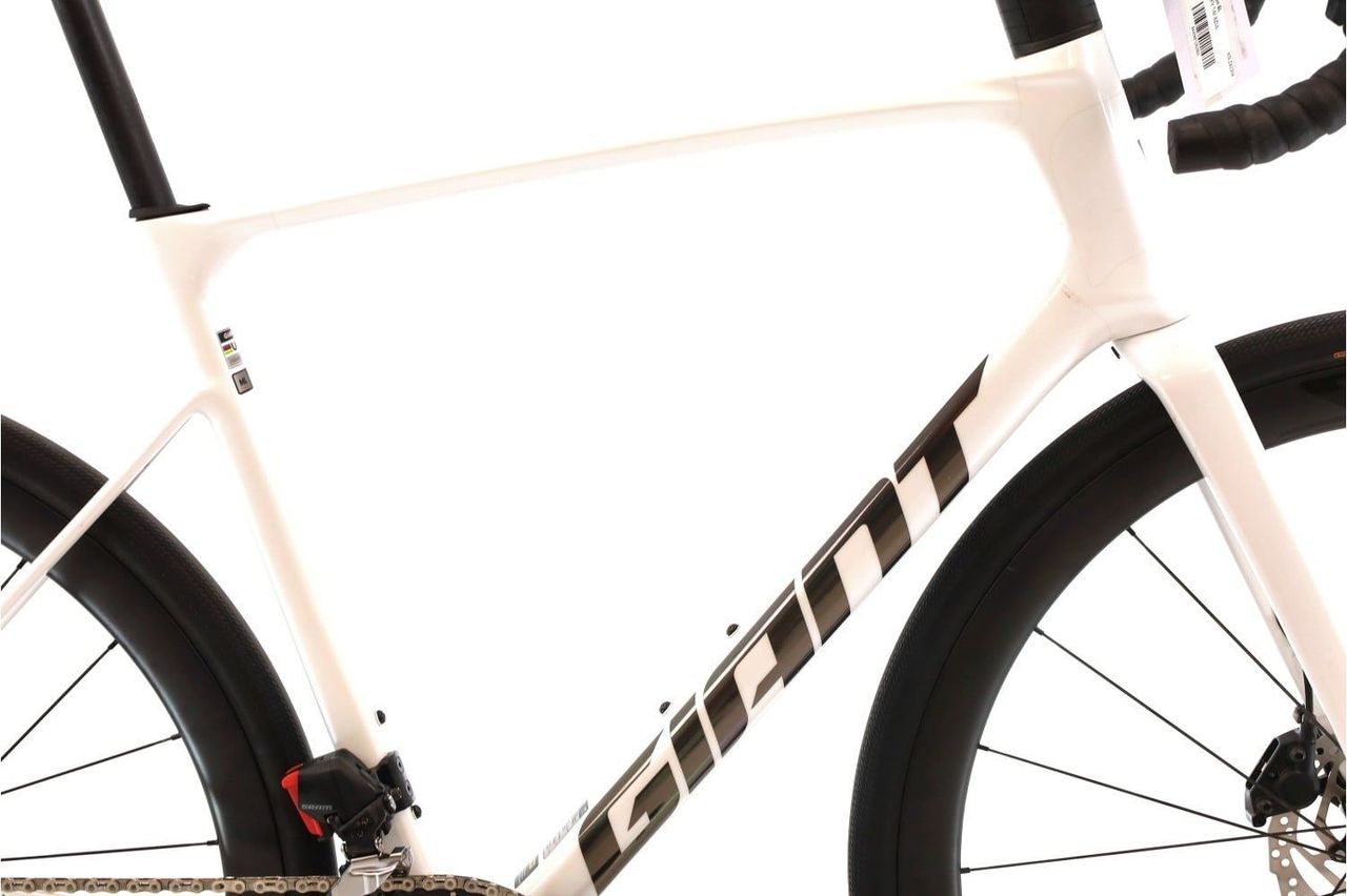 Vélos de route Giant Defy Advanced Pro 1 AXS | Campsider