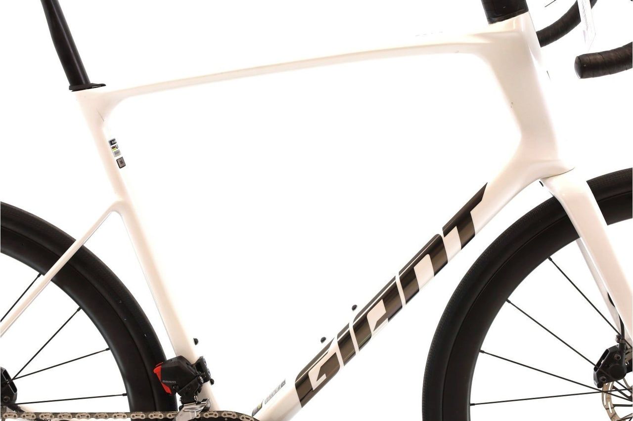 Vélos de route Giant Defy Advanced Pro 1 | Campsider